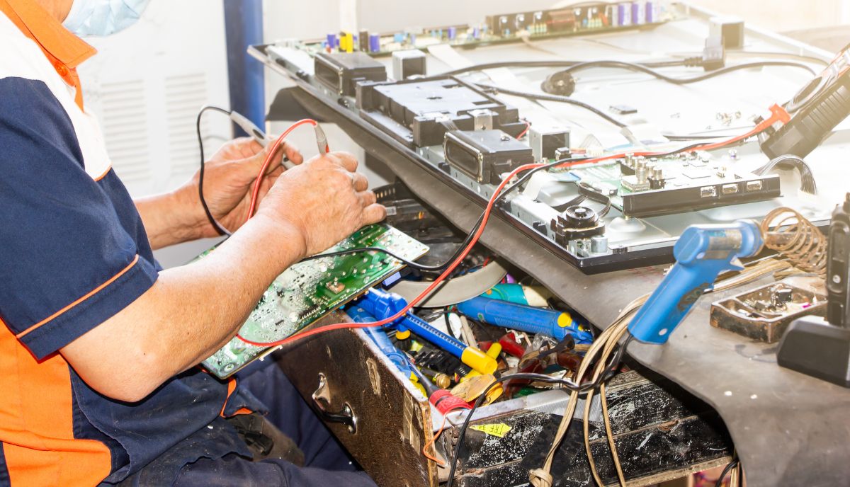 7 Reasons TV Backlight Flashing (Fixed) – TVDecoded